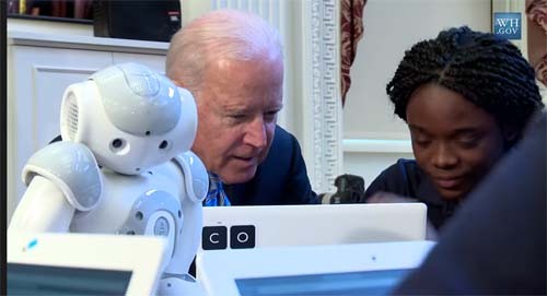 NAO robot visits President Obama for hour of code