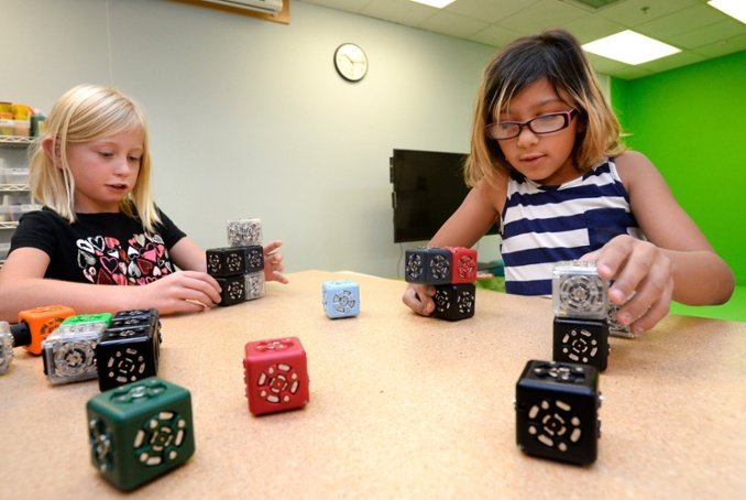 The upgraded Cubelets app!