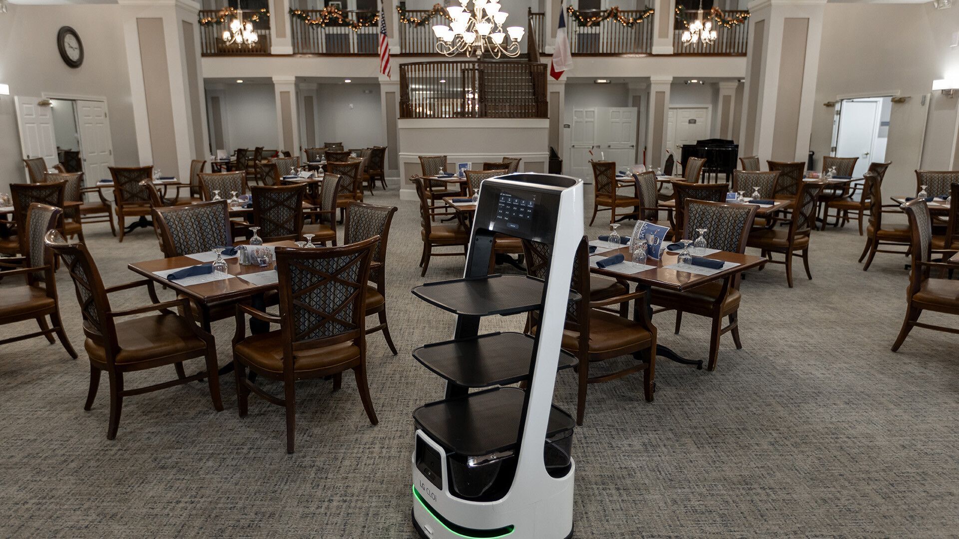 LG Cloi Servebot Robot