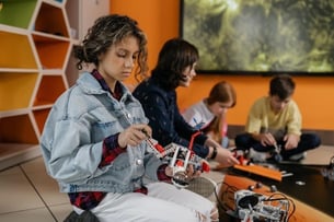 Innovative Curriculums That Spark Enthusiasm in STEM and Robotics Students