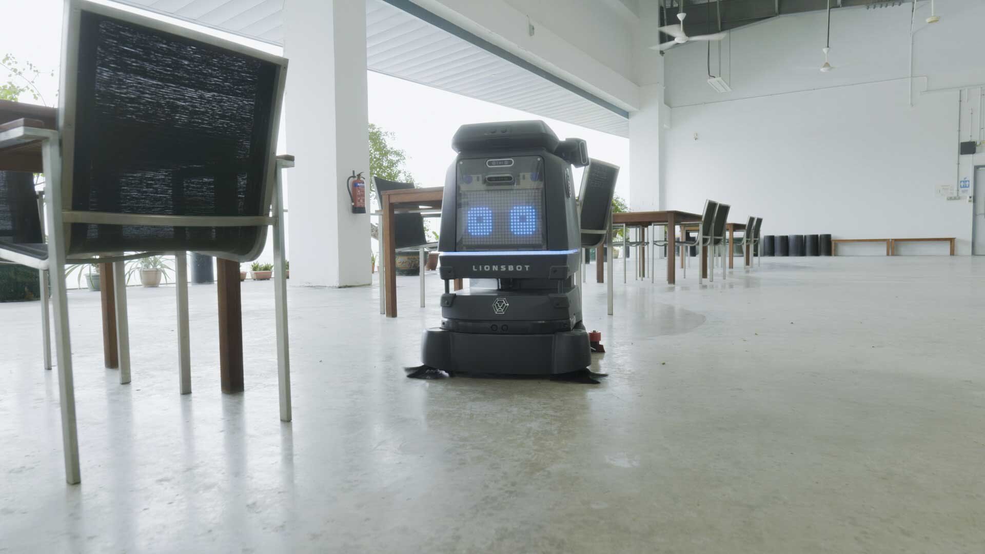 Lionsbot R3 Scrub Pro Robot