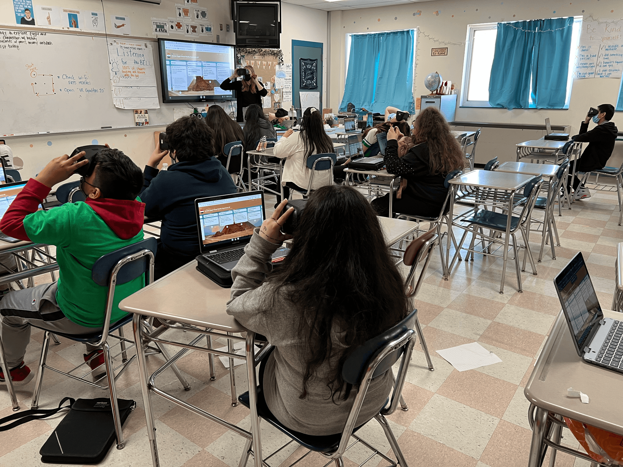 VR Expeditions 2.0 as the Best Alternative for VR in the Classroom