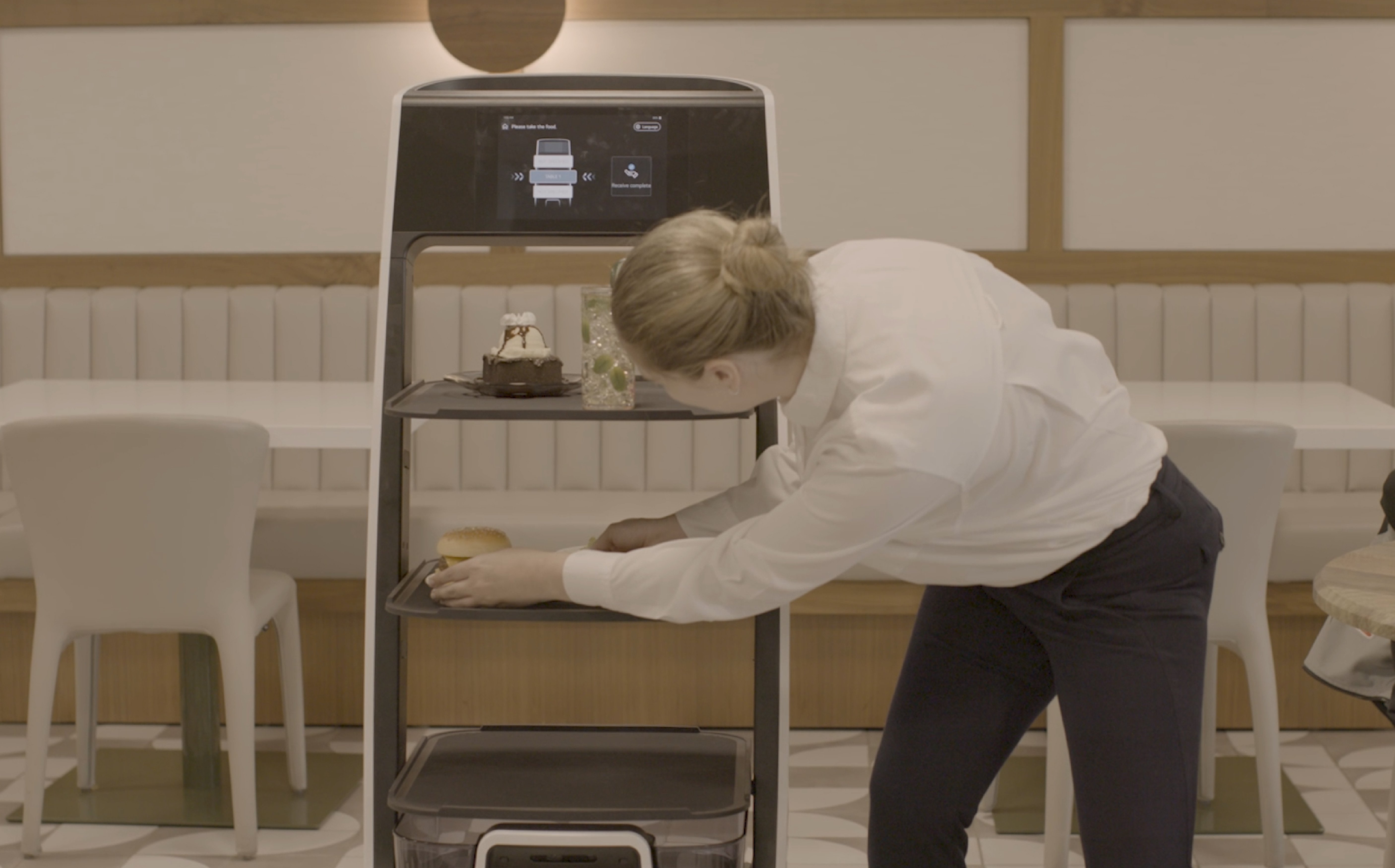 Restaurant Robots: Food Delivery & Service | RobotLAB